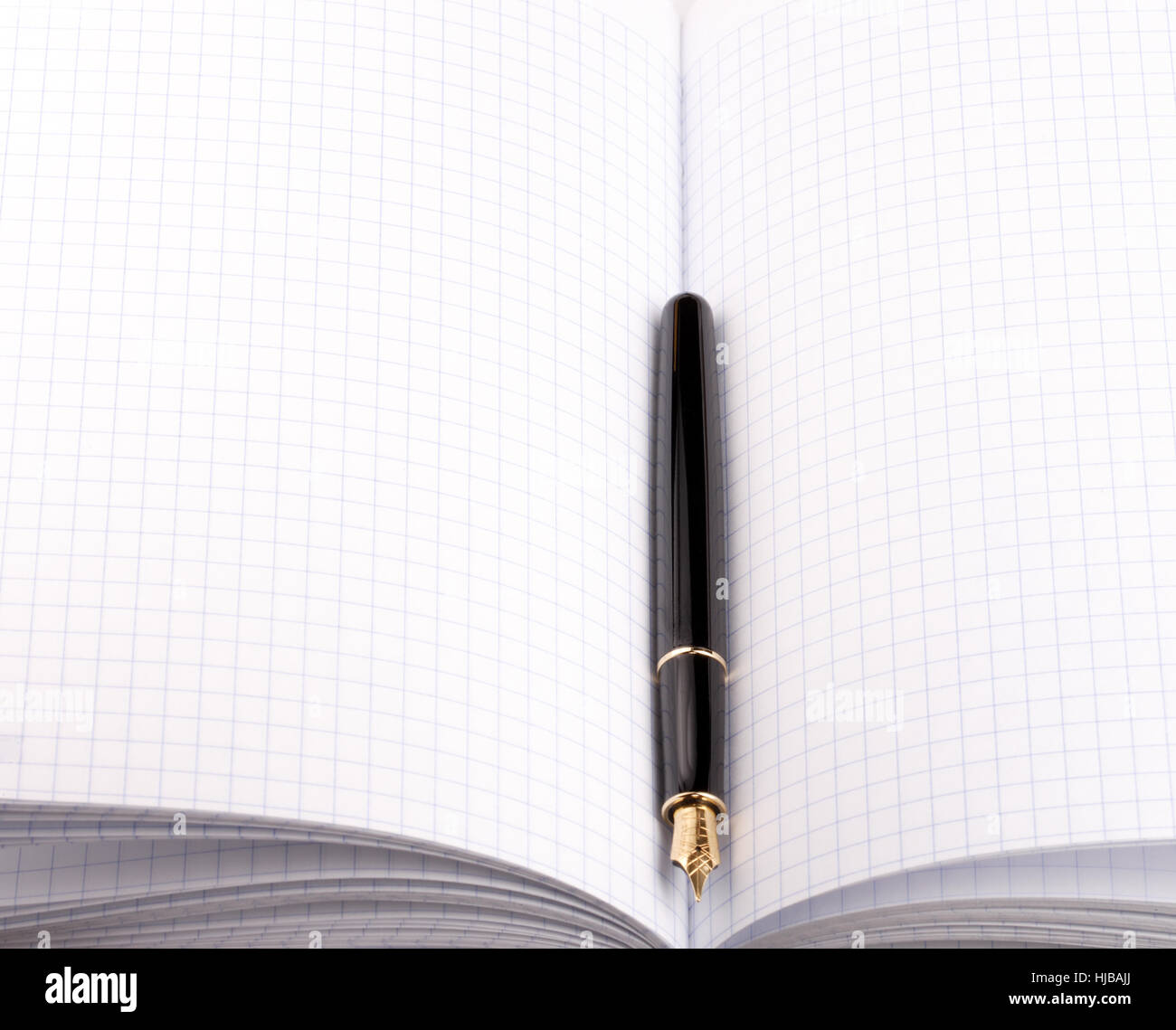Fountain pen and paper hi-res stock photography and images - Alamy