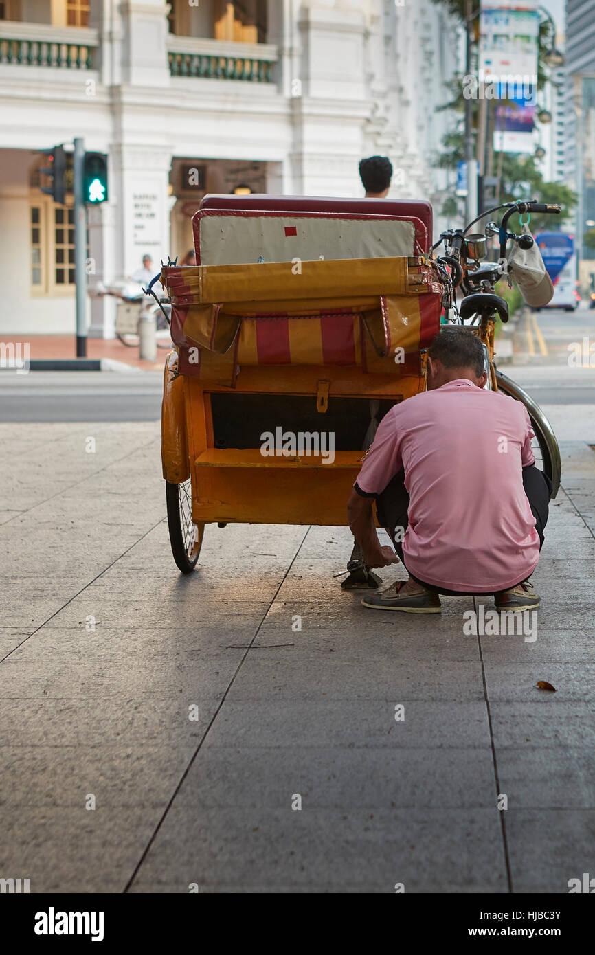 Singapore rickshaw hi-res stock photography and images - Alamy