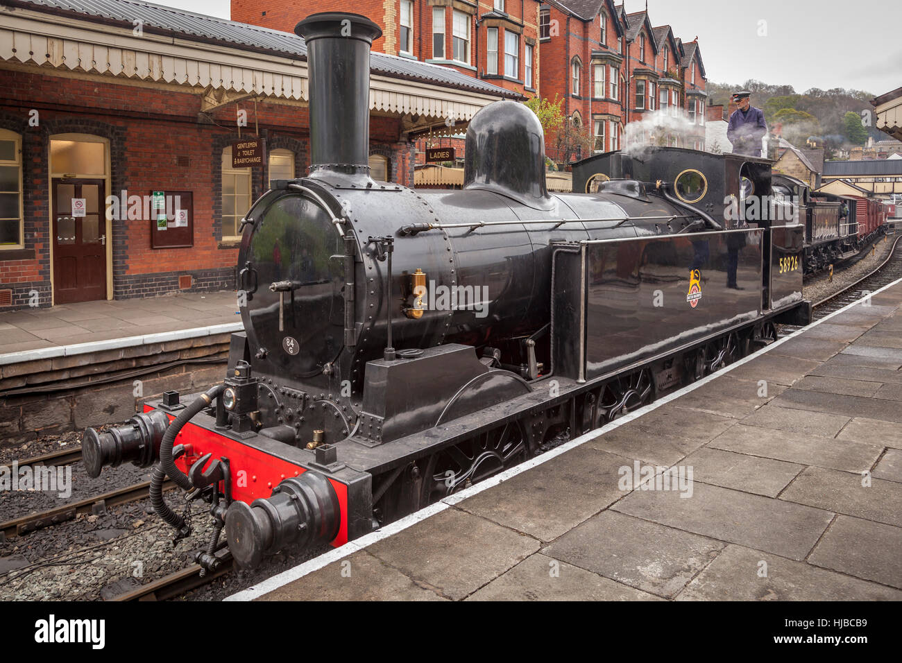 Steam Loco 58926 LMS Webb Coal Tank 0-6-2T tank engine At Llangollen ...