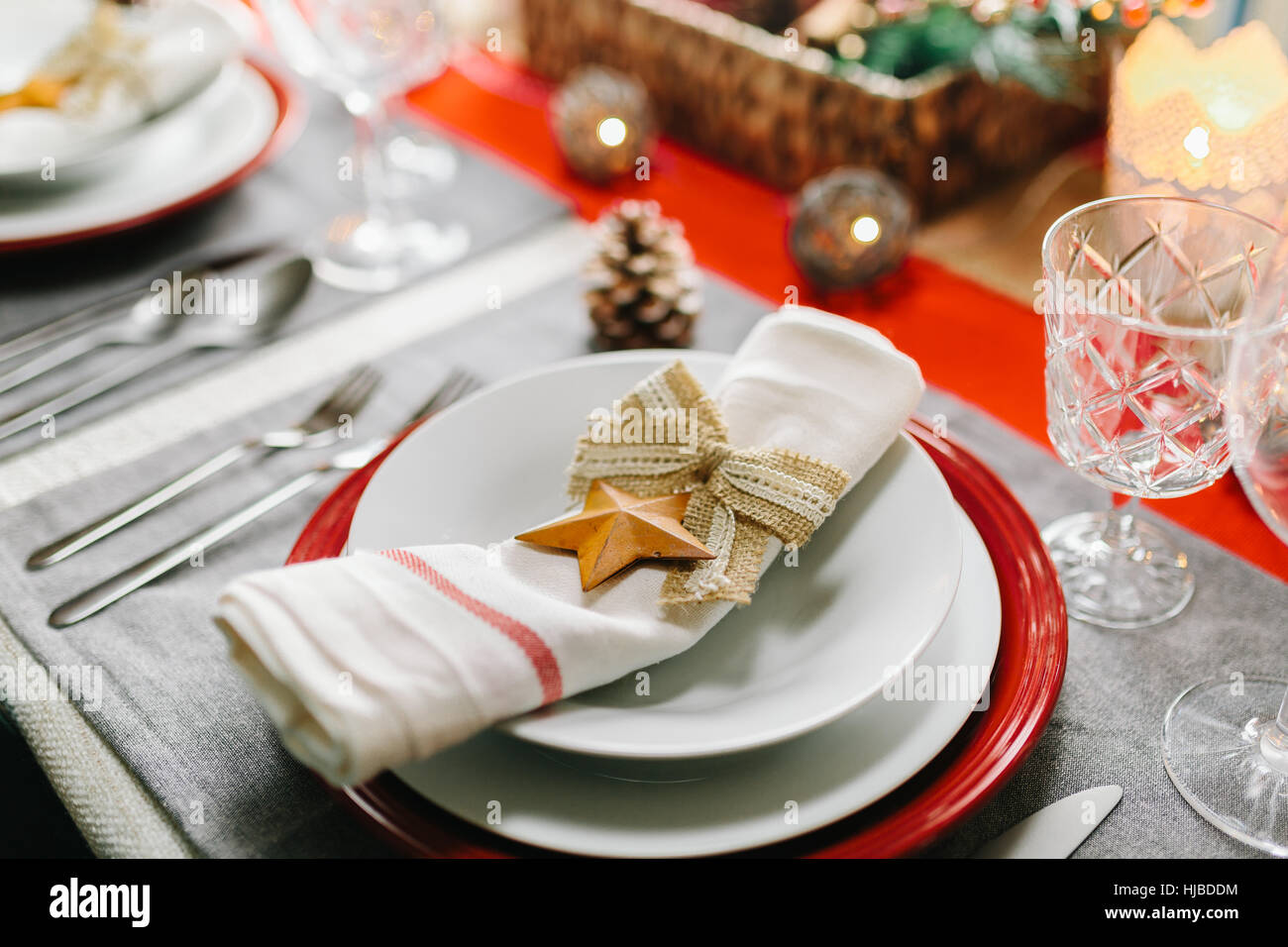 Festive place setting Stock Photo - Alamy