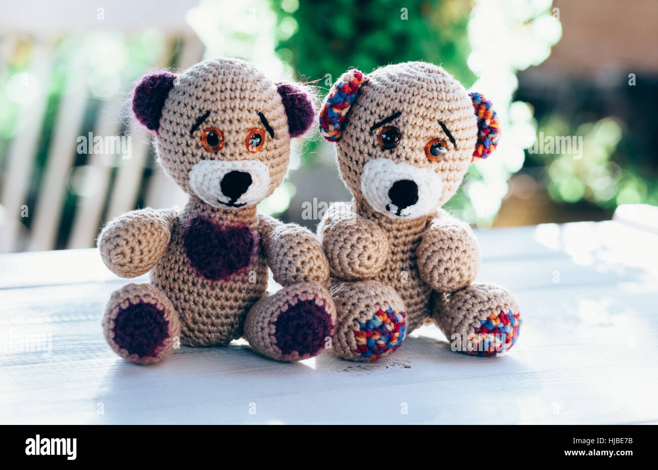 Two brown bears love hi-res stock photography and images - Alamy