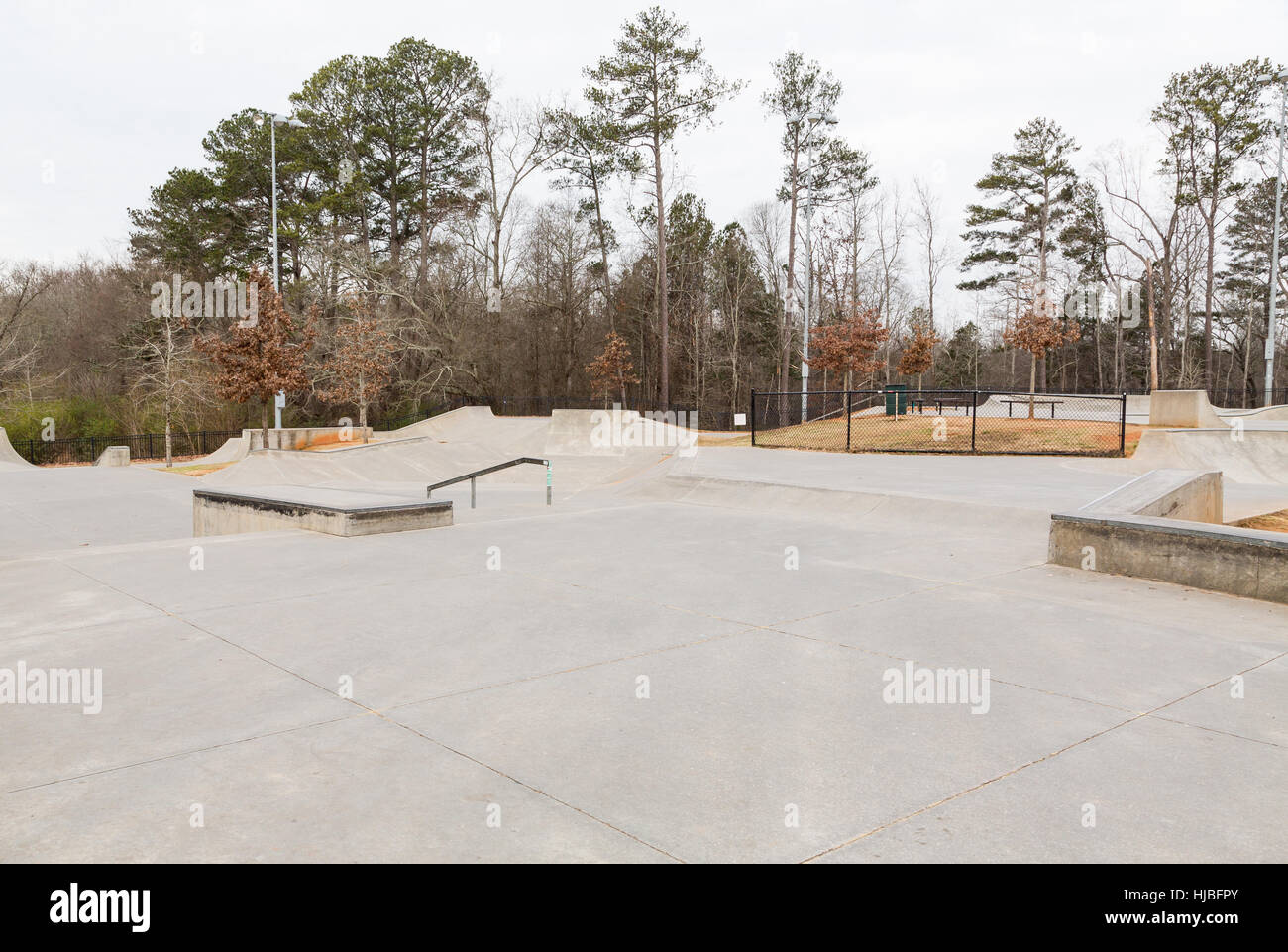 Empty skatepark hi-res stock photography and images - Alamy