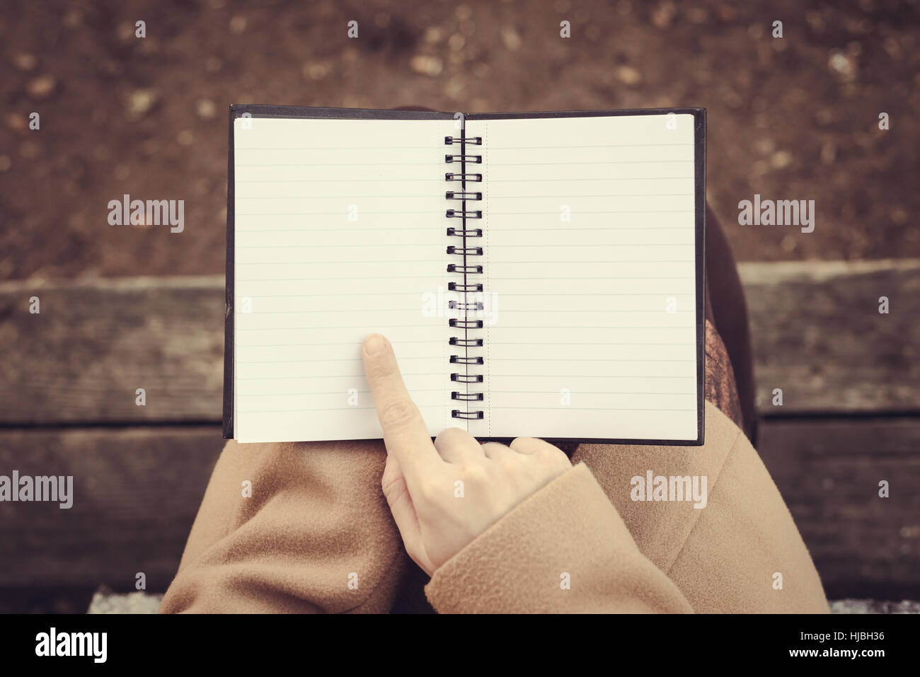 Woman to read list hi-res stock photography and images - Alamy
