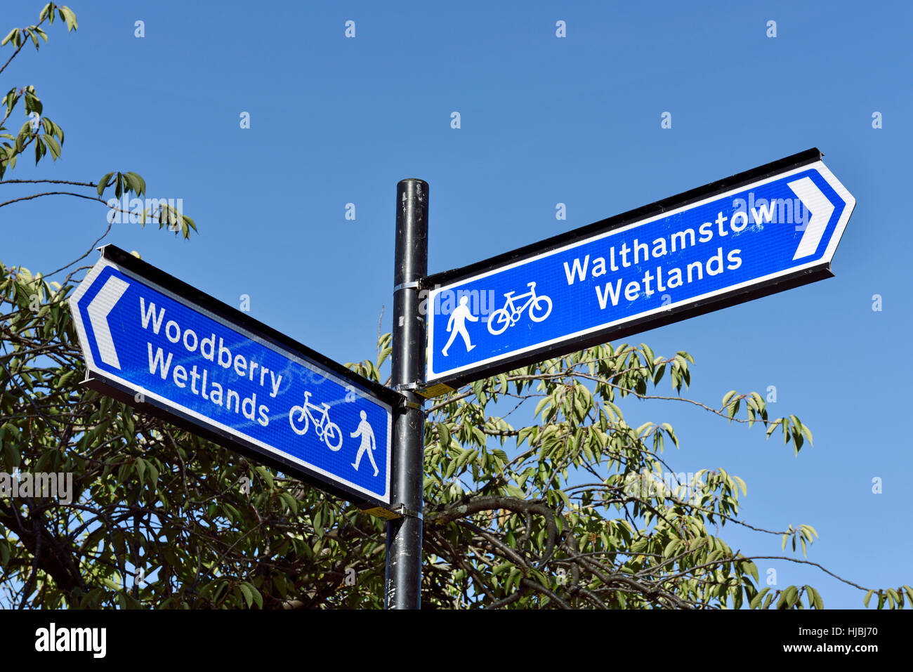 Finger post sign hi-res stock photography and images - Alamy