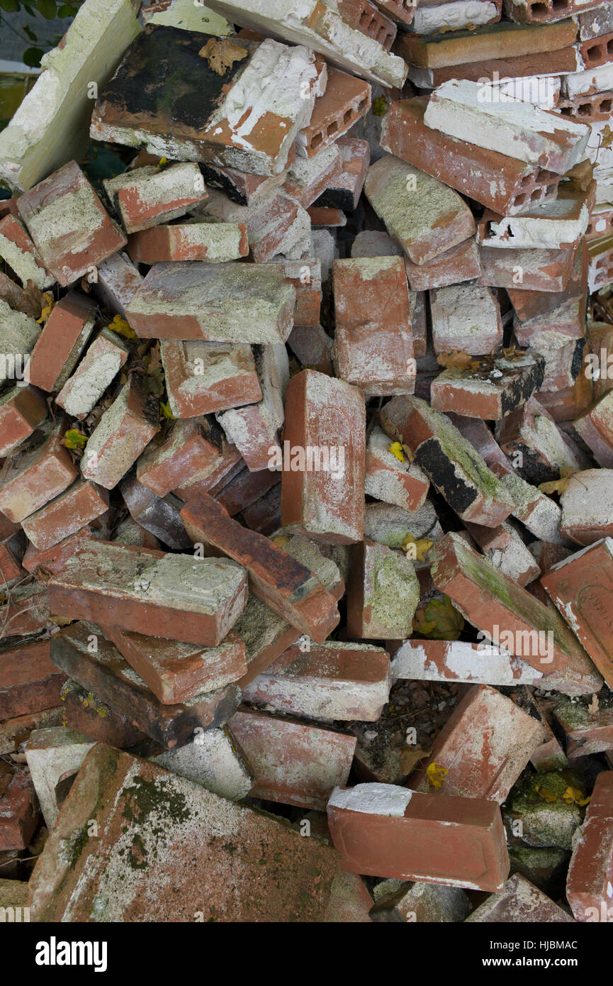 Demolished building rubble hi-res stock photography and images - Alamy