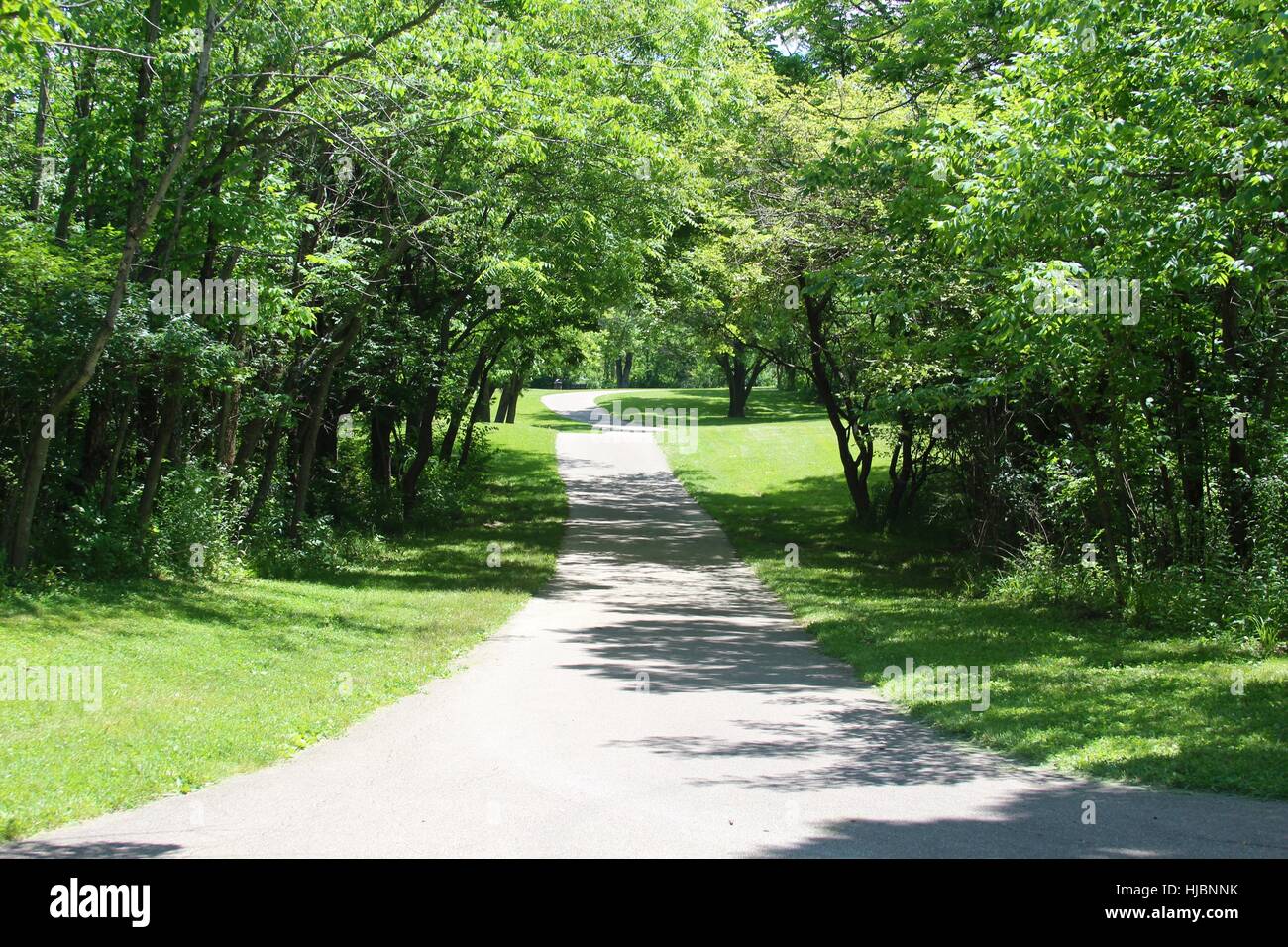 Walkway sunny hi-res stock photography and images - Alamy