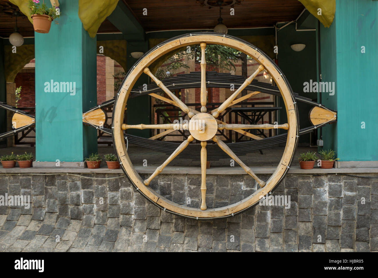 Old traditional style wagon wheel made of wood Stock Photo - Alamy