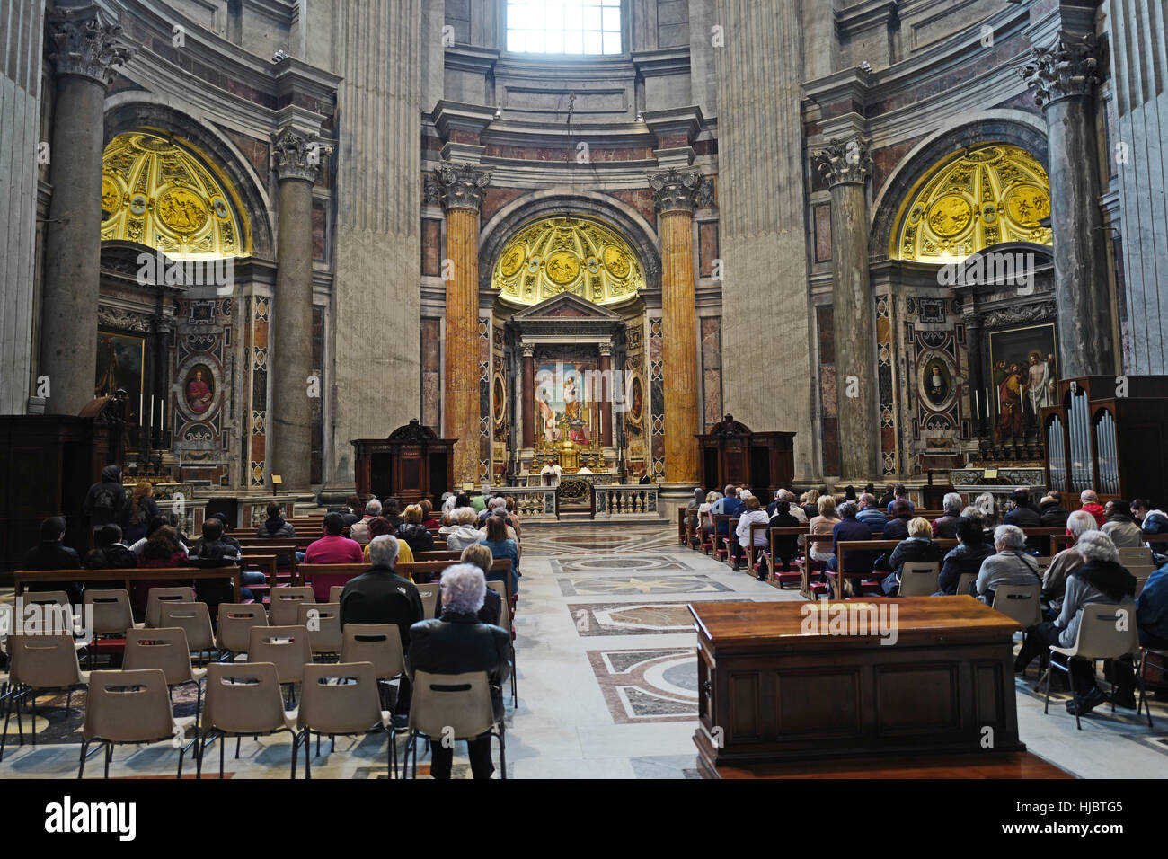 Inside the Vatican Church, St Peter's basilica Stock Photo - Alamy