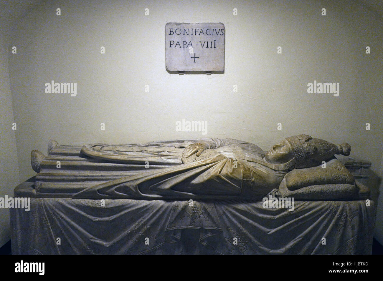 tombs beneath the Vatican in Rome, with burials of various popes Stock ...