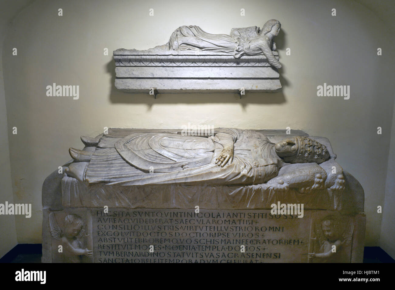 Popes tomb hi-res stock photography and images - Alamy