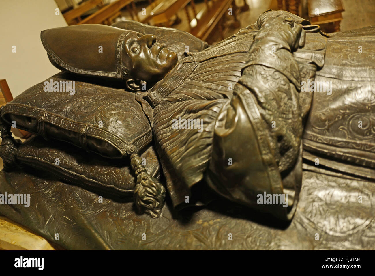 tombs beneath the Vatican in Rome, with burials of various popes Stock ...