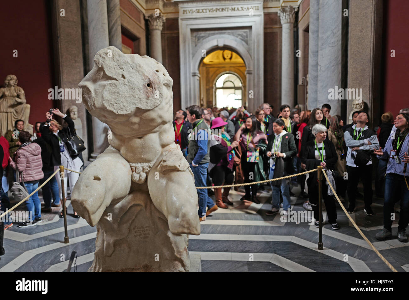 The round room in the Pio-Clementine Museum at the vatican. Belvedere ...