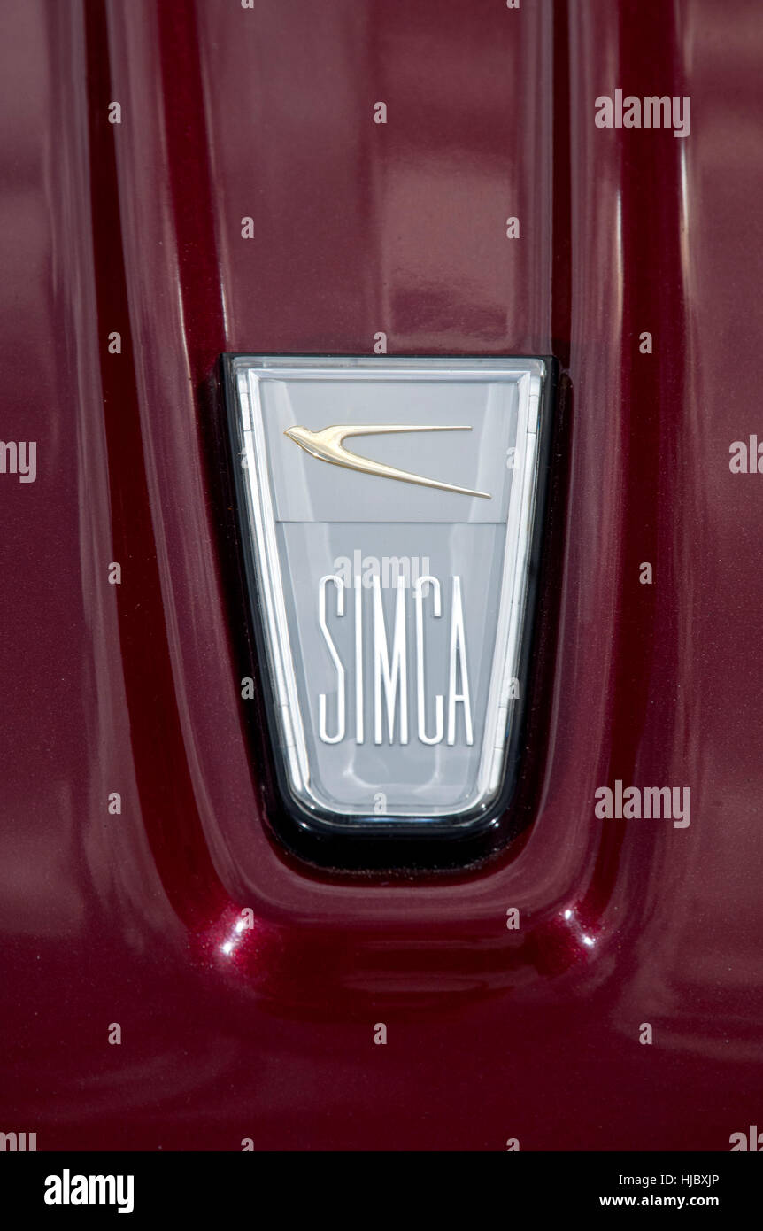 1966 Simca 1500 classic French estate car Stock Photo - Alamy