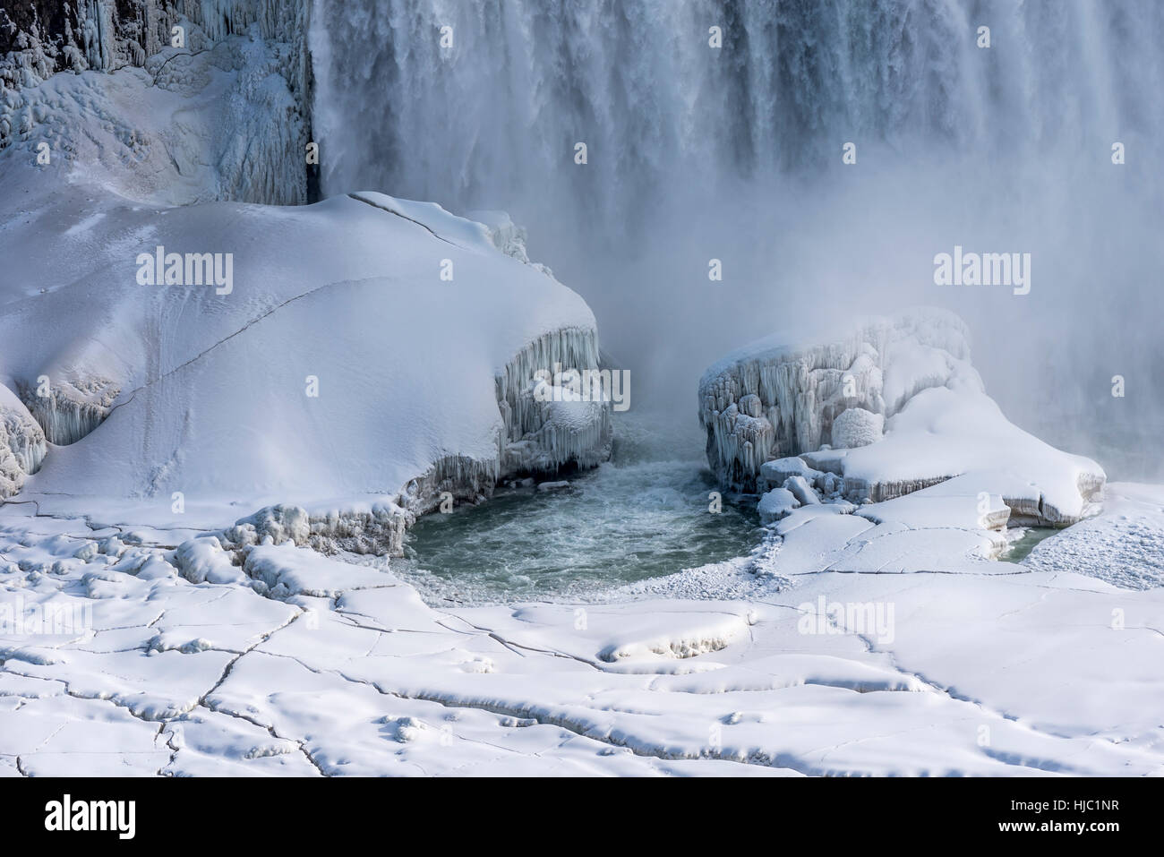Ice covered falls hi-res stock photography and images - Alamy