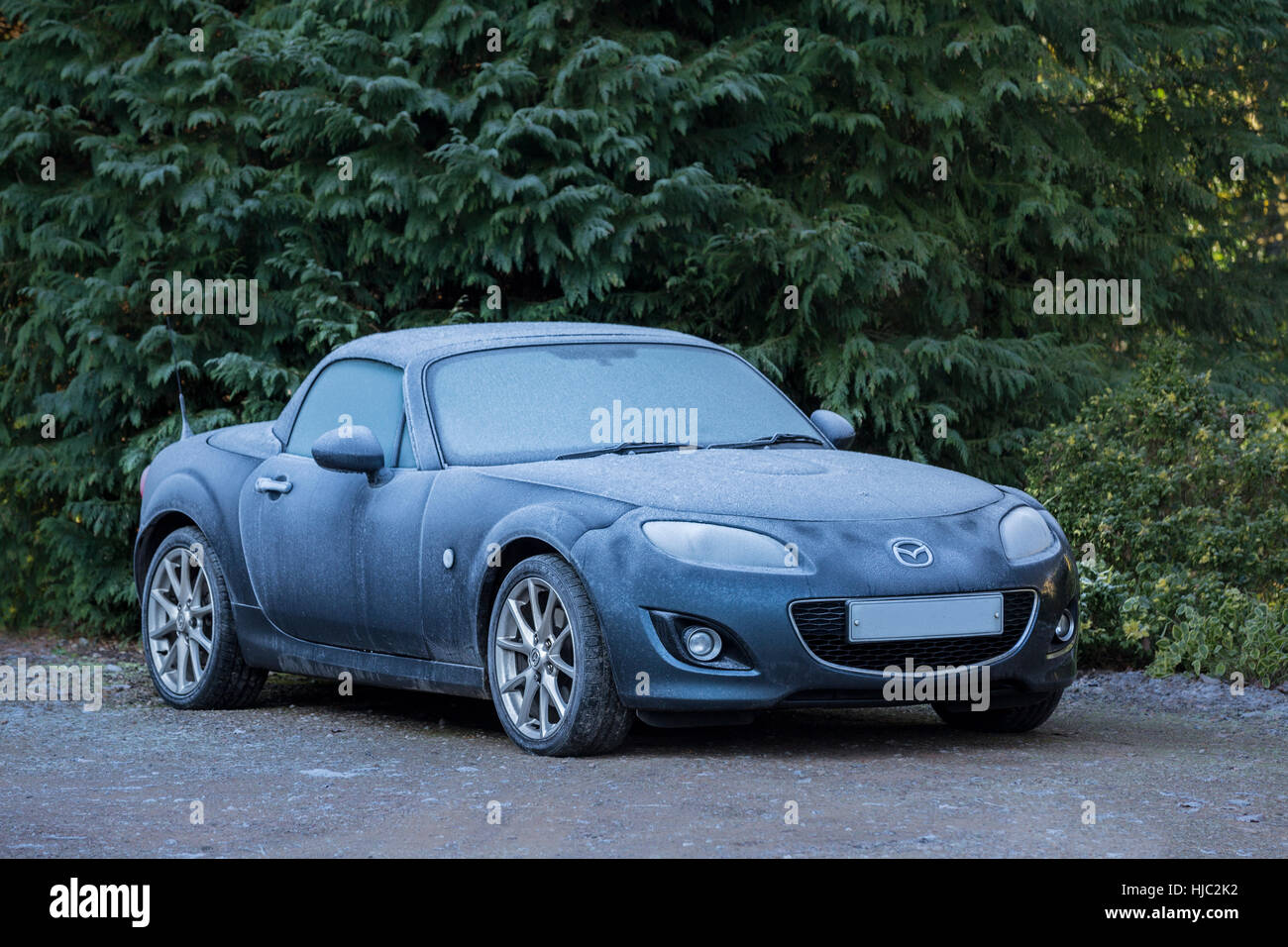 Frost covered Mazda MX-5 sports car Stock Photo - Alamy