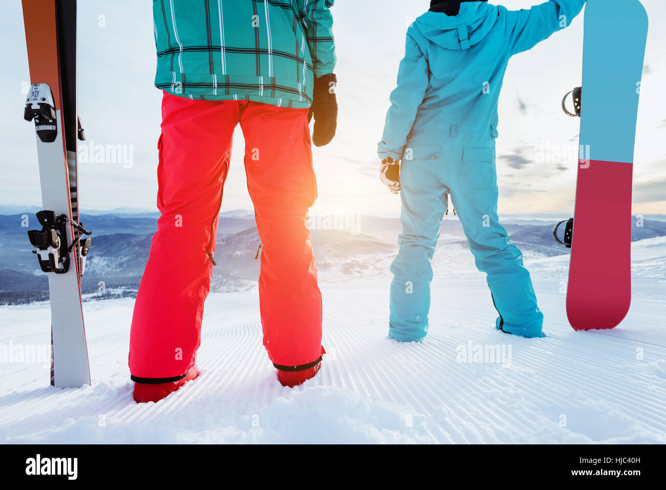 Snowboarder back view hi-res stock photography and images - Alamy
