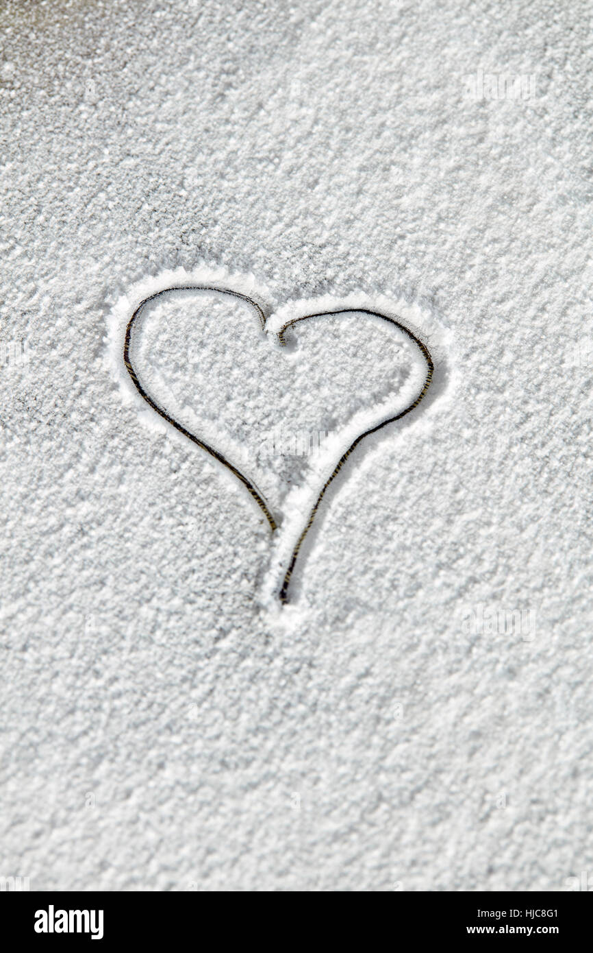 White sugar in heart hi-res stock photography and images - Alamy