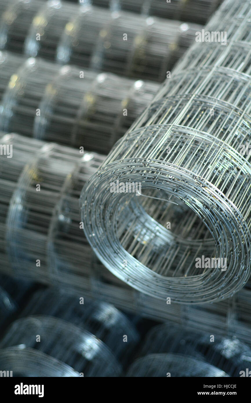 Wired mesh hi-res stock photography and images - Alamy