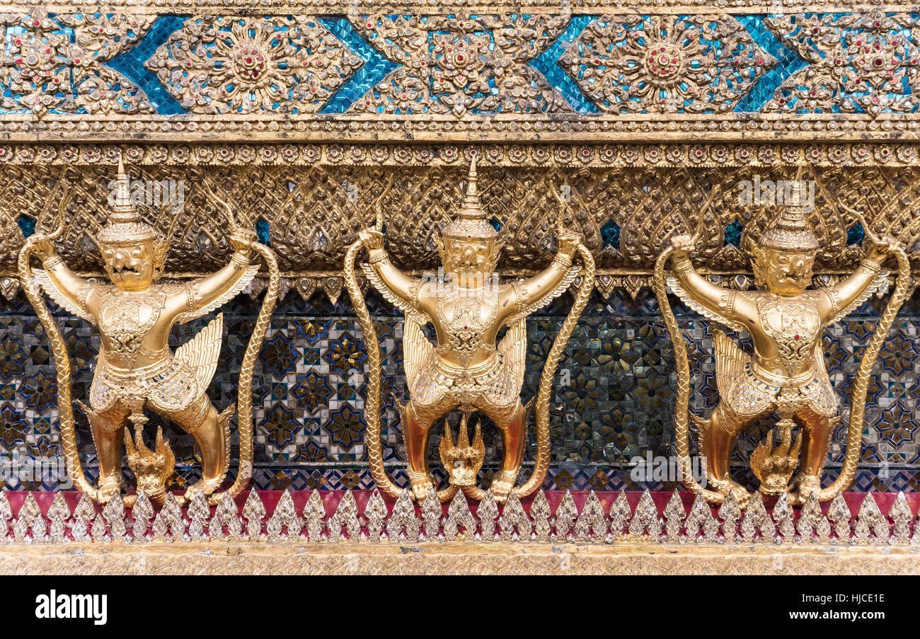 Garuda sculpture hi-res stock photography and images - Alamy