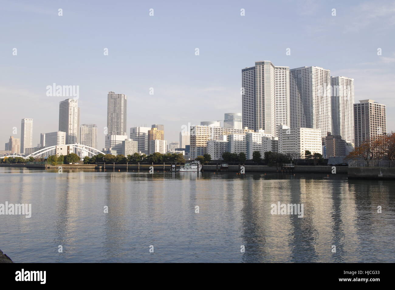 General view of Hamarikyu Gardens (japanese: Hama-rikyu onshi teien) in ...