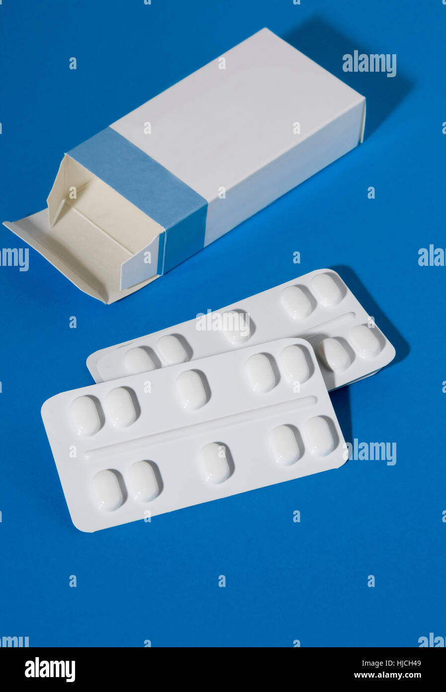 Antibiotics pill box hi-res stock photography and images - Alamy
