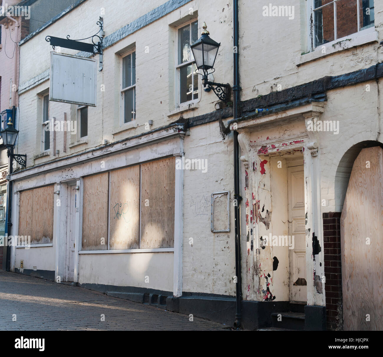 Old disused public house, Church Street, Basingstoke, Hampshire ...