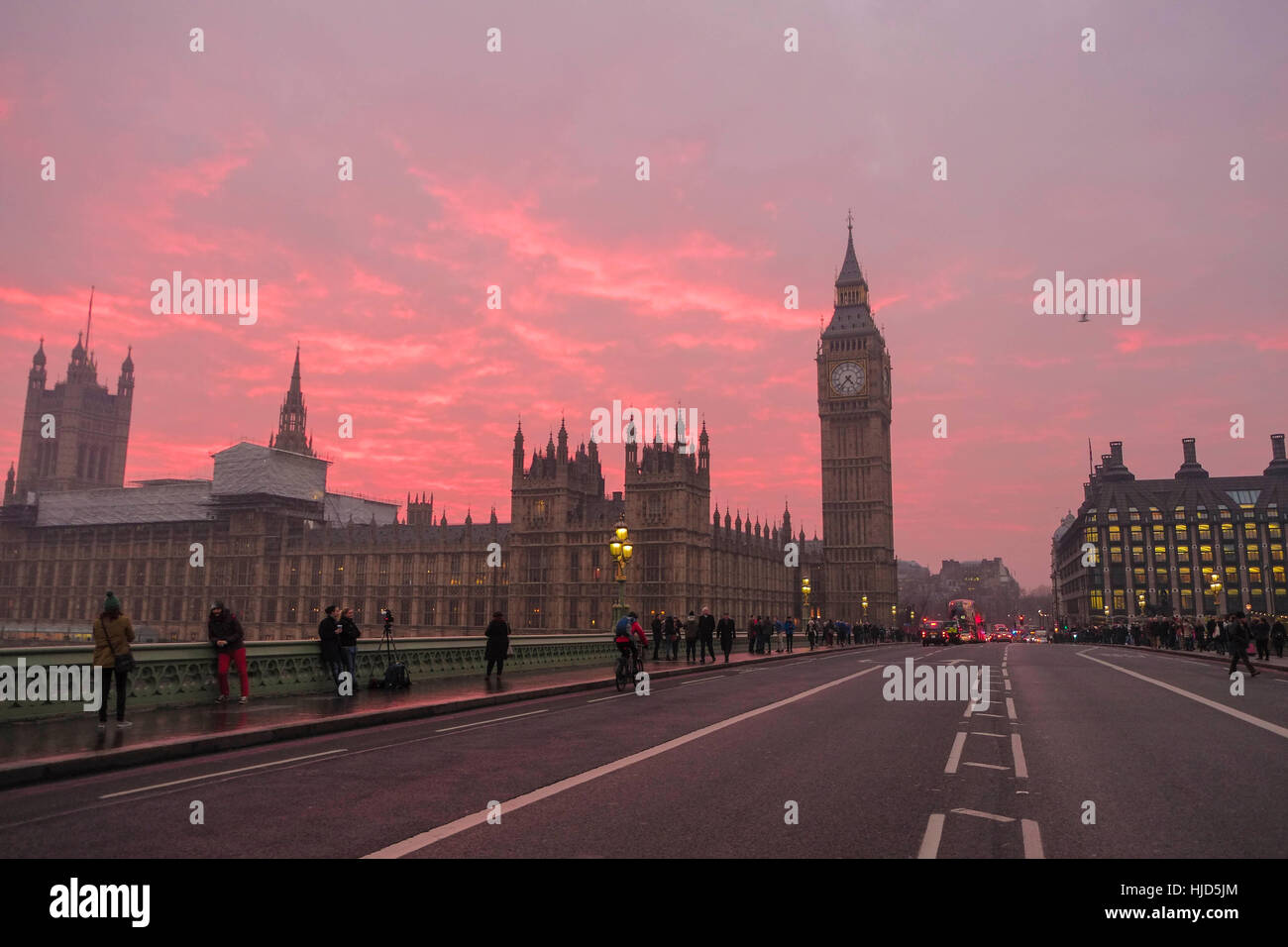 London, UK. 23rd January 2017. Stunning sunset over the Houses of ...