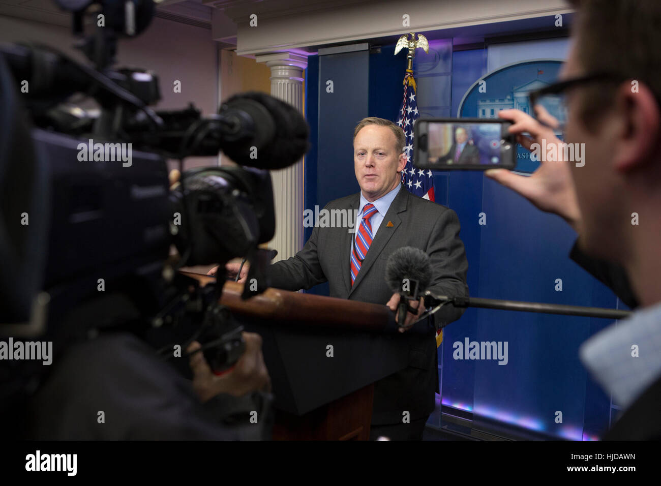 Washington, Us. 20th Jan, 2017. White House Press Secretary Sean Spicer ...