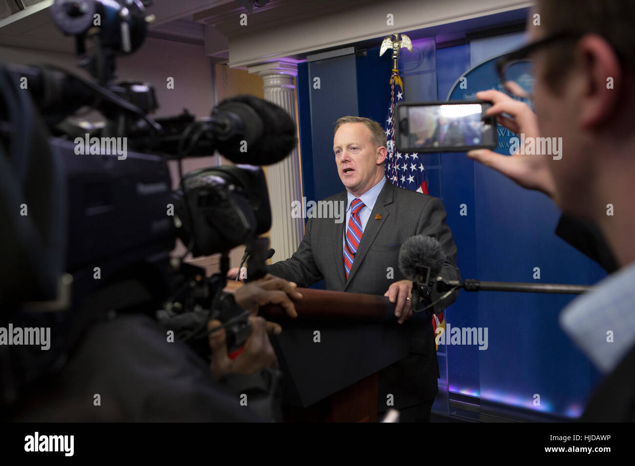 Washington, Us. 20th Jan, 2017. White House Press Secretary Sean Spicer ...