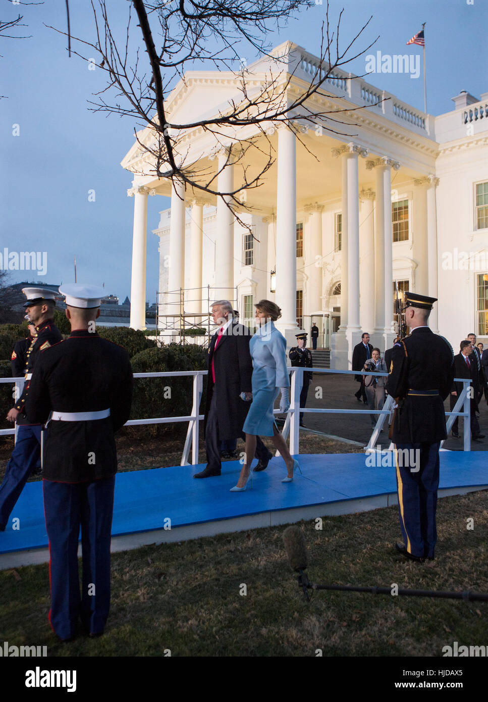 President reviewing parade hi-res stock photography and images - Alamy