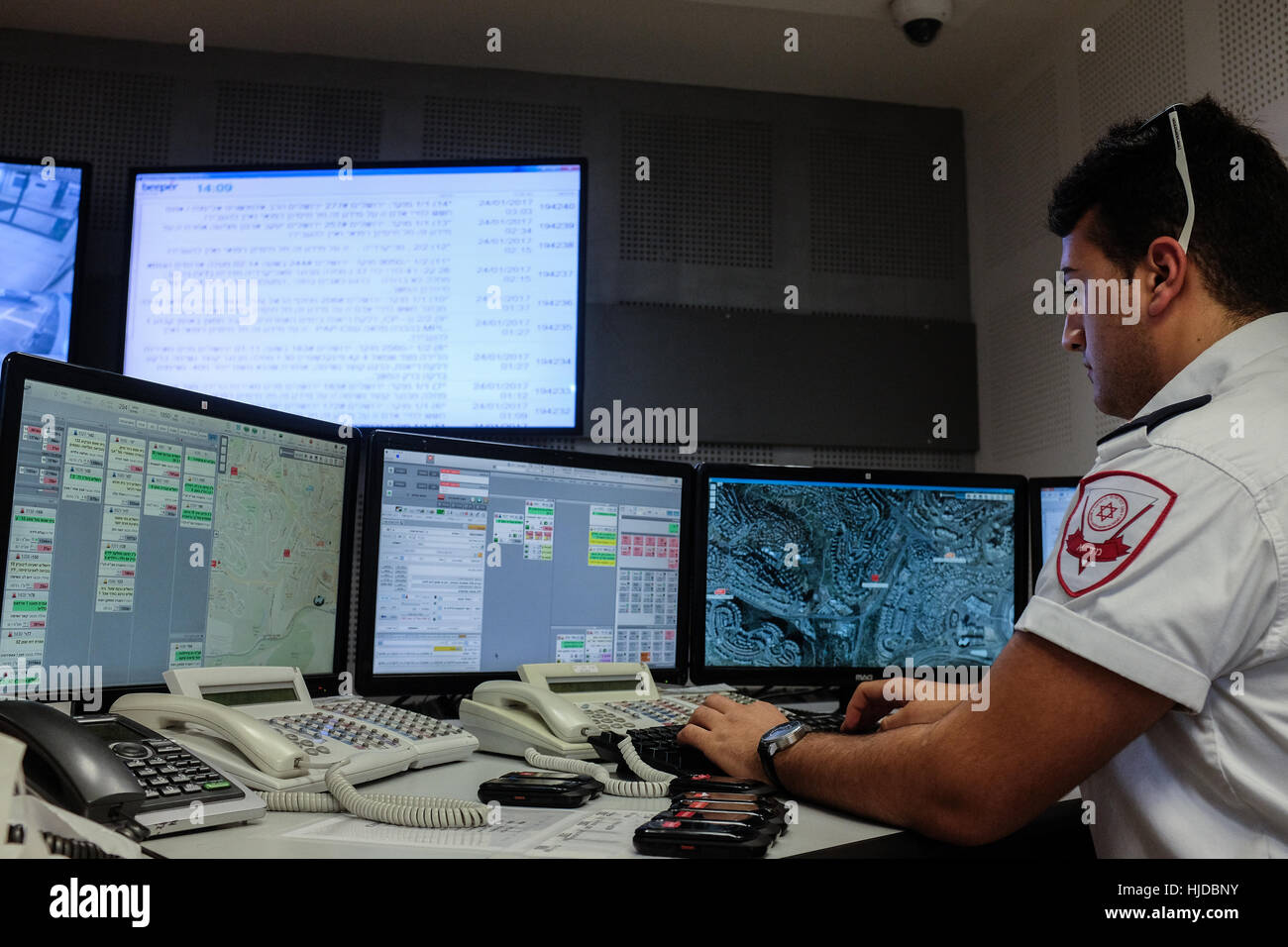 First responder and dispatch hi-res stock photography and images - Alamy