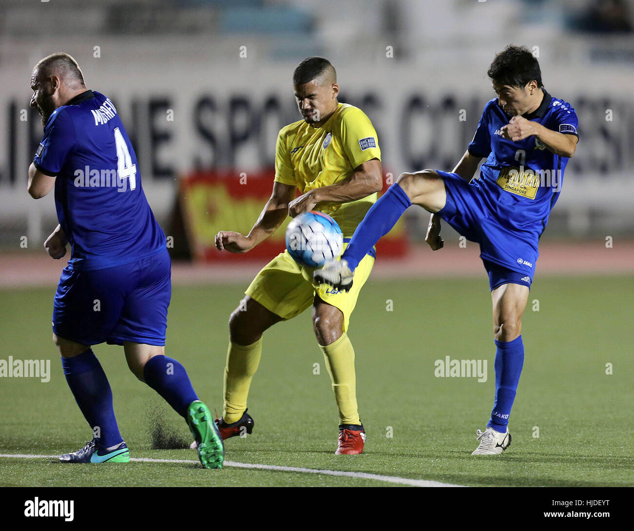 Manila, Philippines. 24th Jan, 2017. Matthew Hartmann (C) of the ...