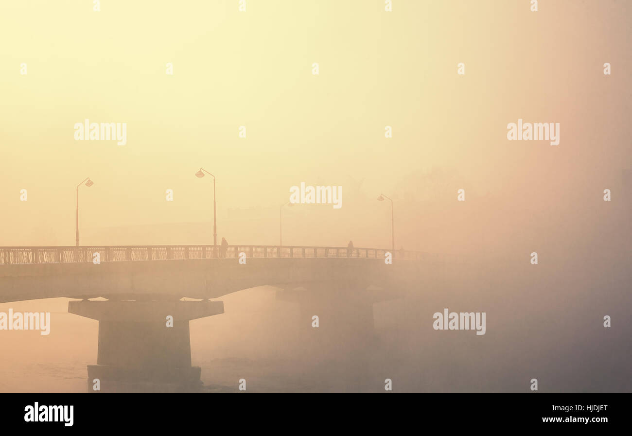 Fog under bridge hi-res stock photography and images - Alamy