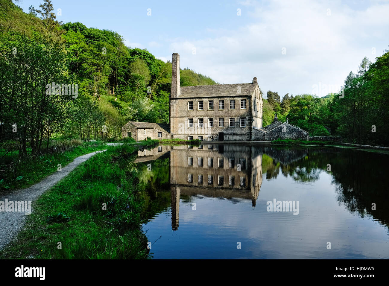 Old mill building hi-res stock photography and images - Alamy
