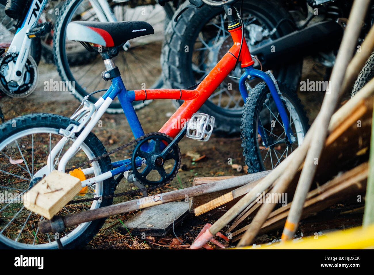 Red blue bicycle hi-res stock photography and images - Alamy