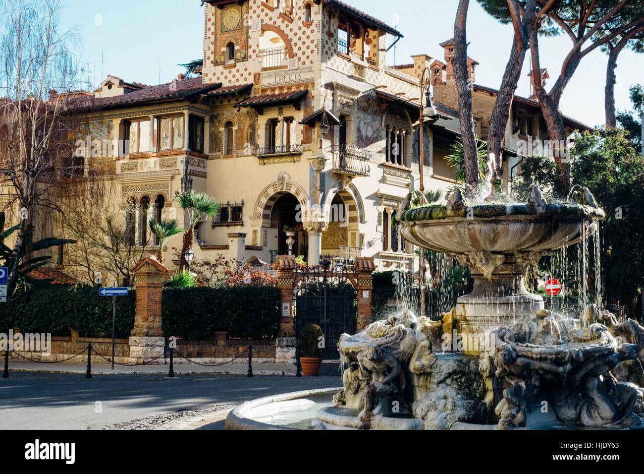 Roman castle hi-res stock photography and images - Alamy