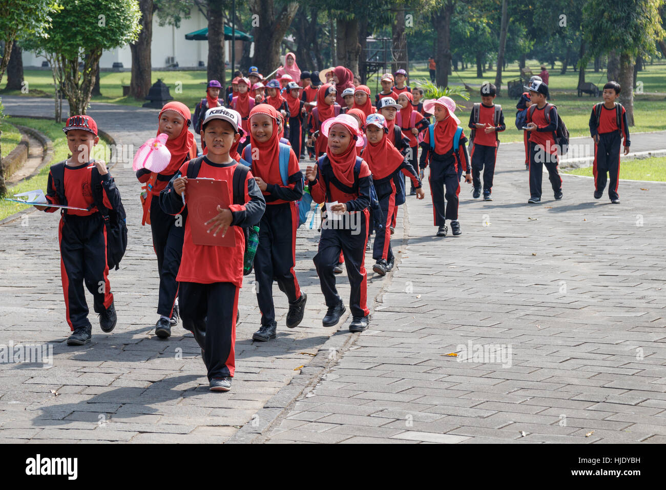 Indonesian school uniform hi-res stock photography and images - Alamy