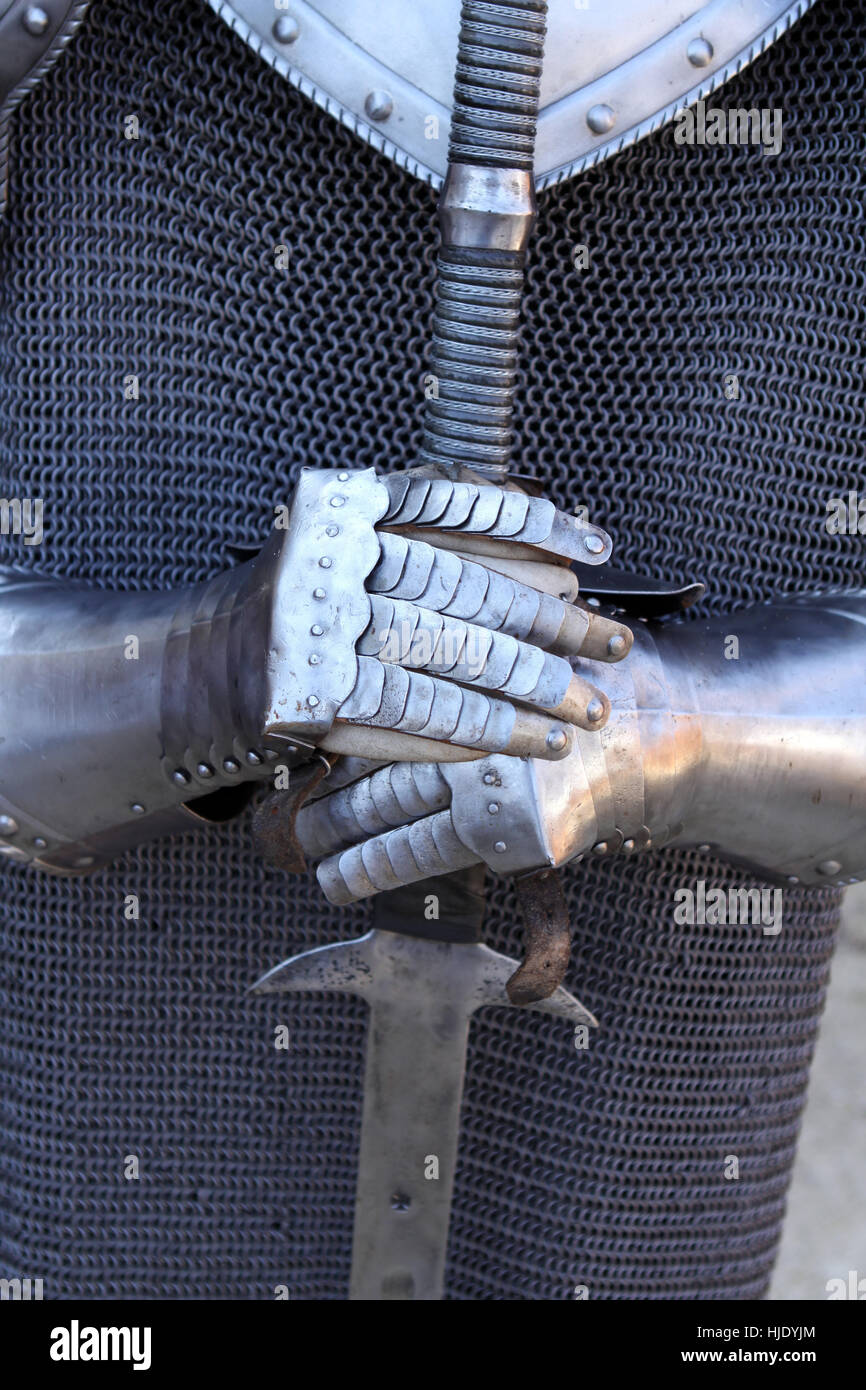 Knight armour sword hi-res stock photography and images - Alamy