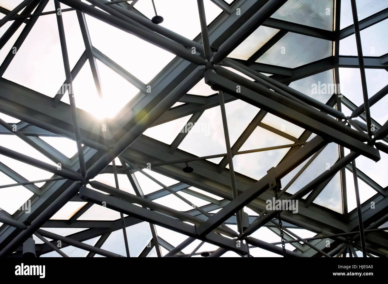 Ceiling with steel struts hi-res stock photography and images - Alamy