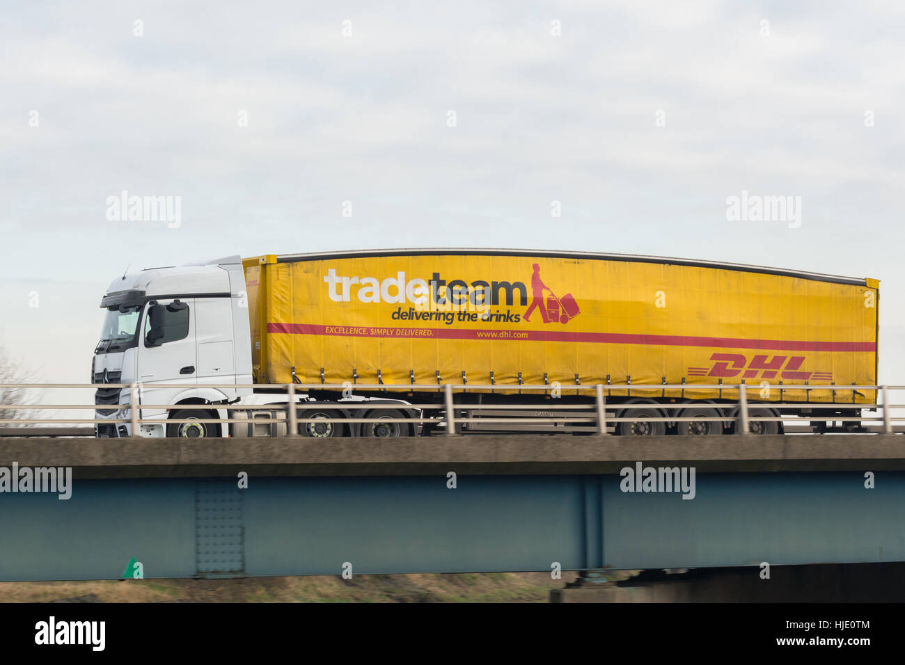 Dhl lorry hi-res stock photography and images - Alamy