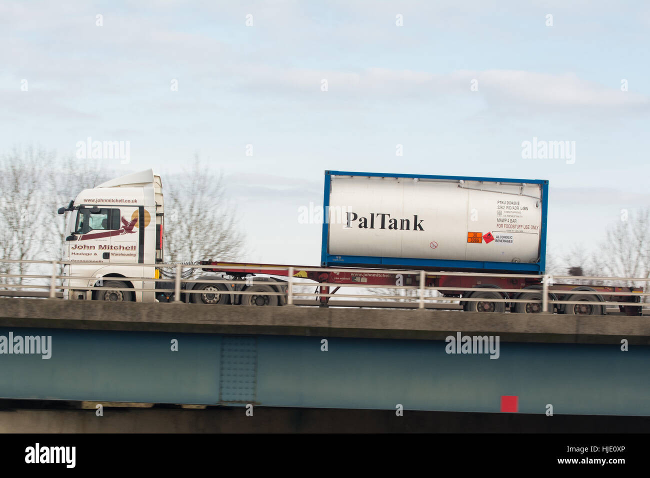 Iso tank container hi-res stock photography and images - Alamy