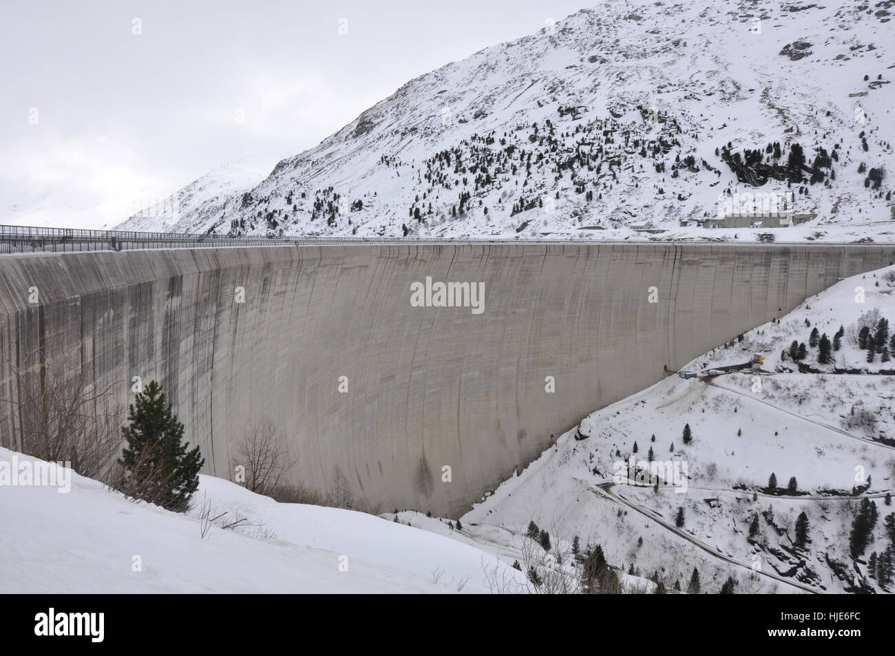 energy, power, electricity, electric power, waterpower, strength, force ...