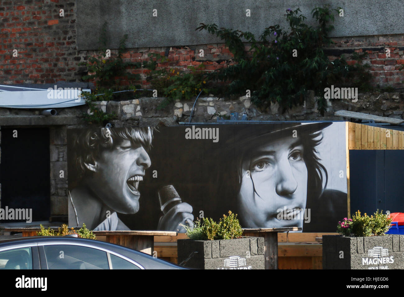 Music graffiti art hi-res stock photography and images - Alamy