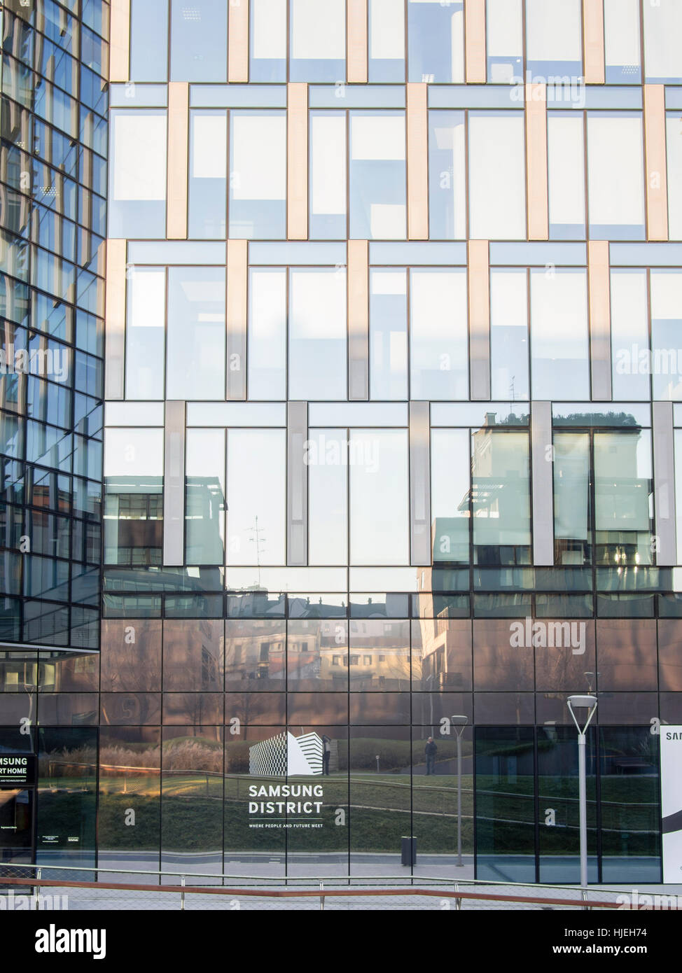 Samsung building hi-res stock photography and images - Alamy