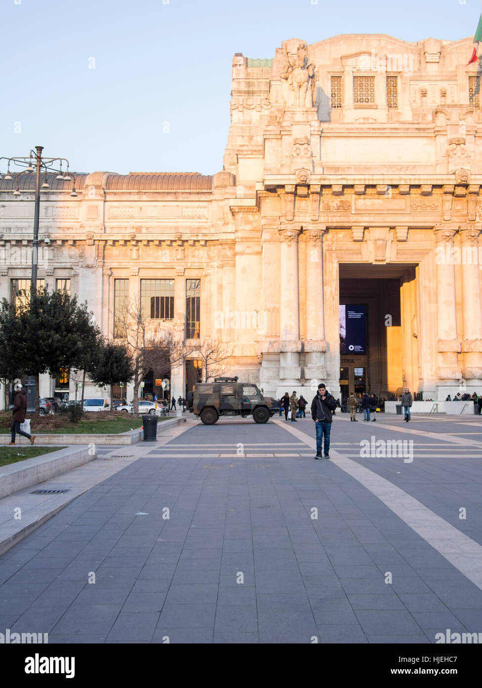 Milano centrale hi-res stock photography and images - Alamy