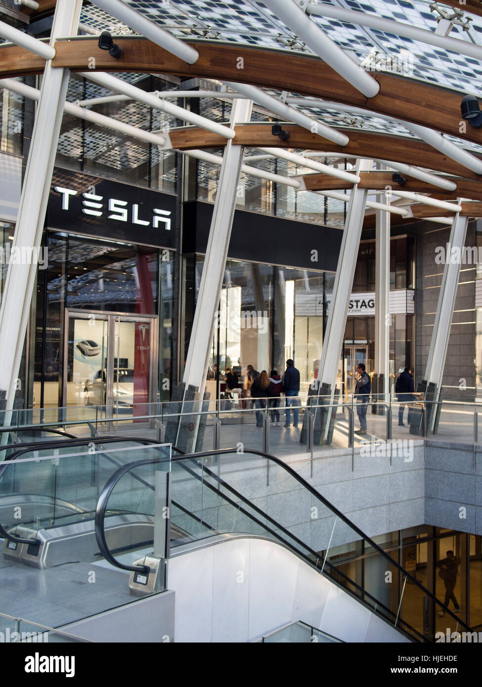 Tesla electric car showroom hi-res stock photography and images - Alamy