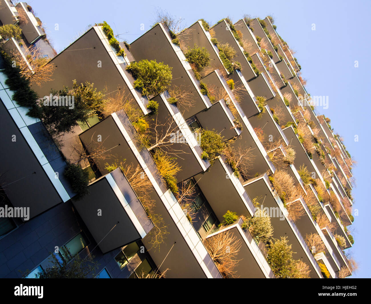 Il bosco verticale - The vertical forest skyscraper premiated building ...