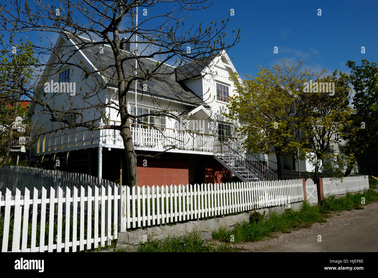 blue, house, building, home, dwelling house, residential building, tree ...
