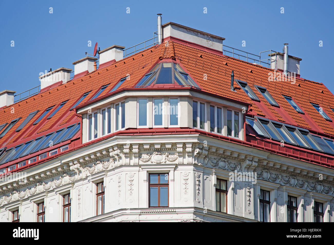 city, town, horizontal, style of construction, architecture ...