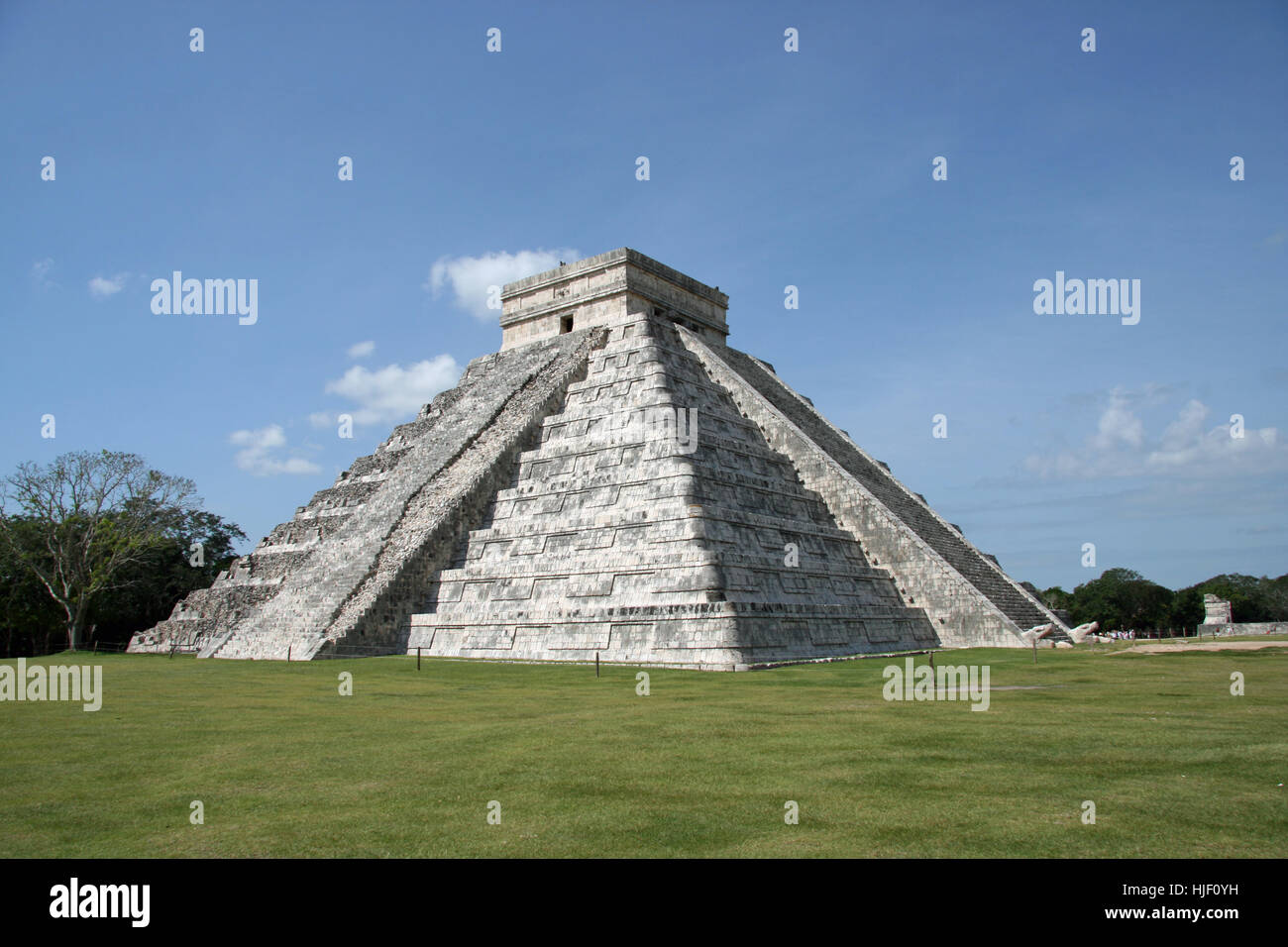 Kukulkanpyramide hi-res stock photography and images - Alamy